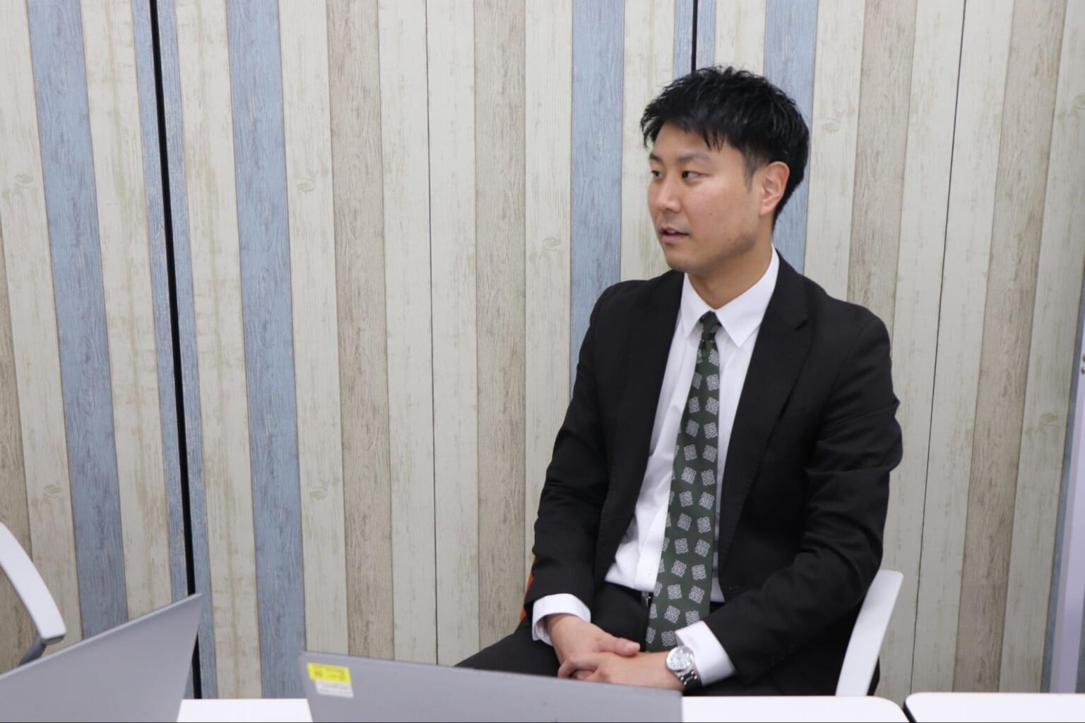 【新卒MVP×リーダー対談】1年目の歩みに重なった、リーダーの背中【株式会社ネオキャリア編 前編】 | HRog | 人材業界の一歩先を照らすメディア